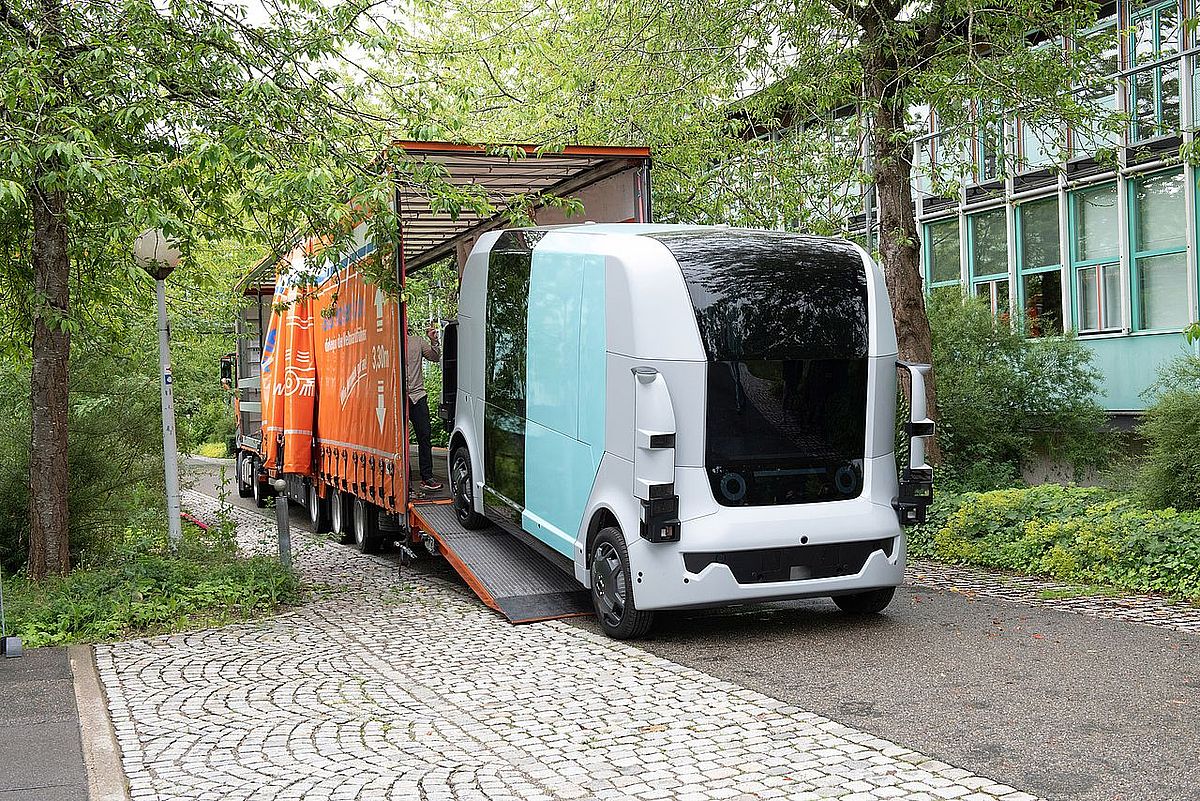 New driverless delivery truck to navigate through cities