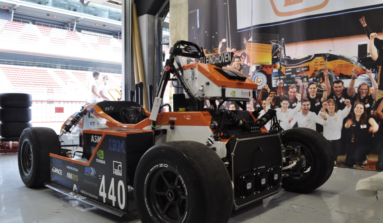 Winning electric racing car completely burns out on test day ...